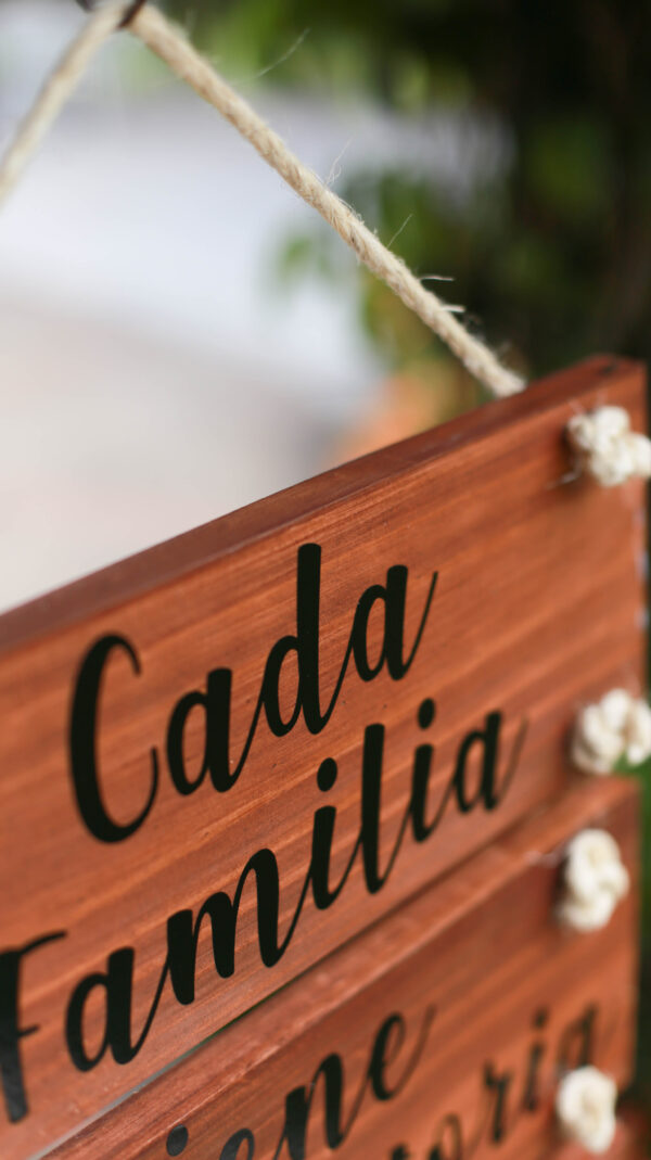 Rótulo de Madera Bienvenida para Bodas – Villa Catalina Eventos